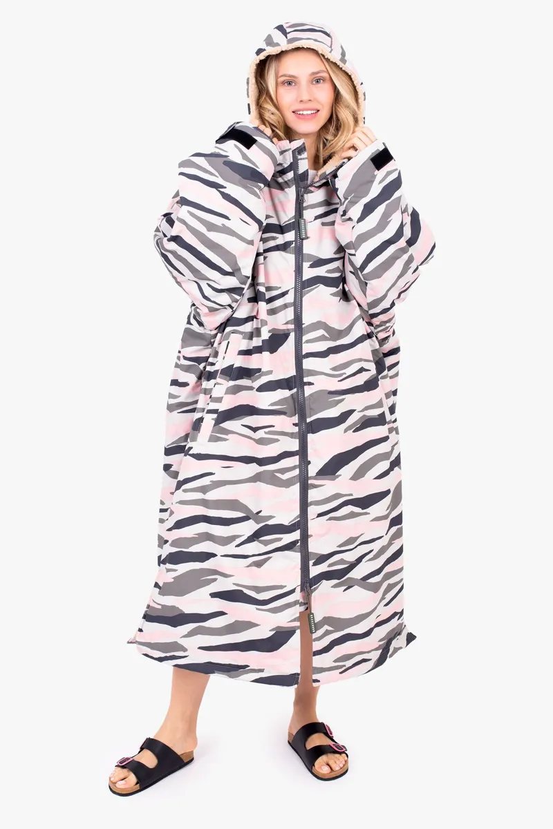 Brakeburn Women's Chinook Changing Robe - Tiger Stripe